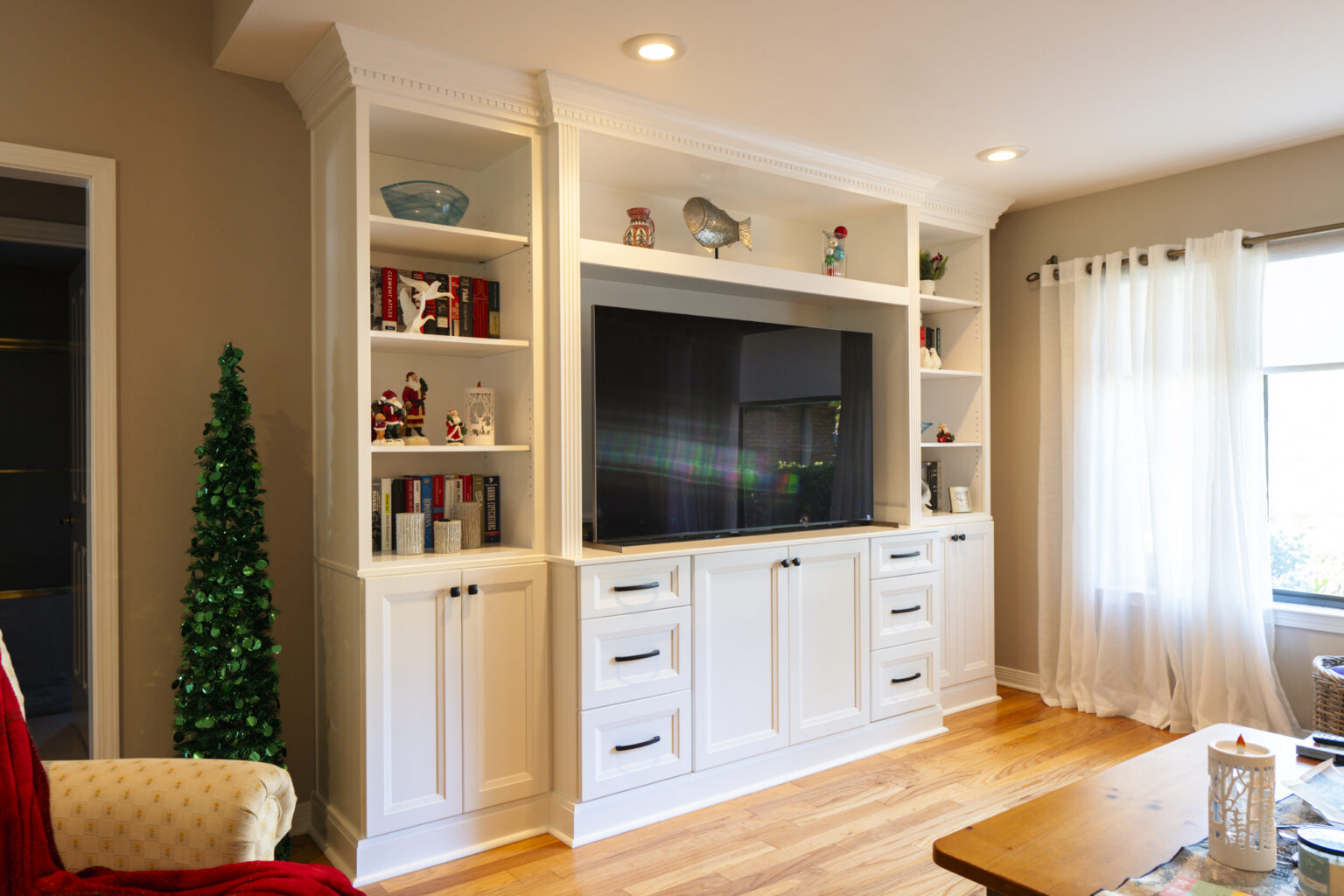 Innovative Cabinet Storage: Maximizing Space with Smart Cabinetry